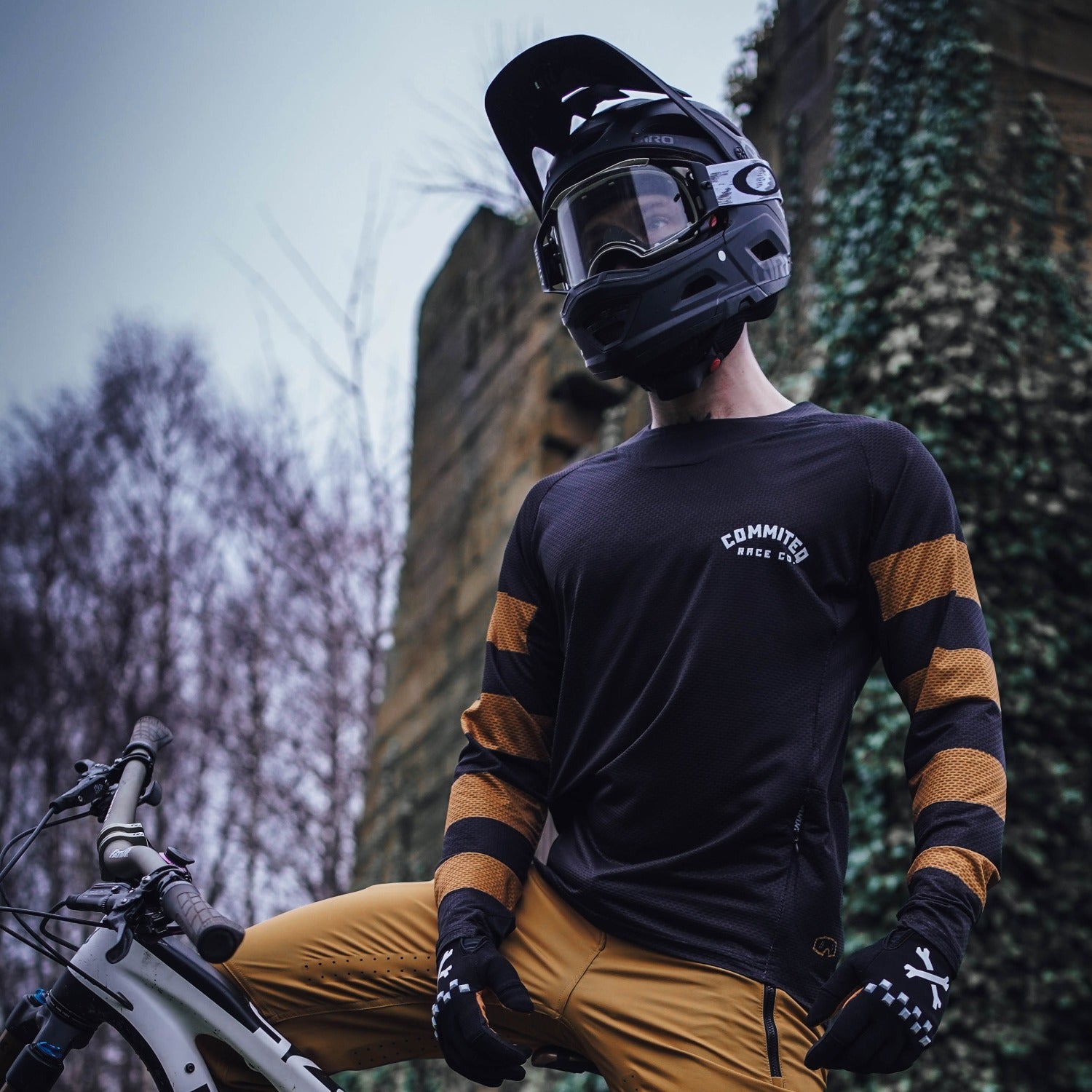 Mountain Bike Clothing | MTB Pants - Jerseys - Shorts | COMMITEQ®