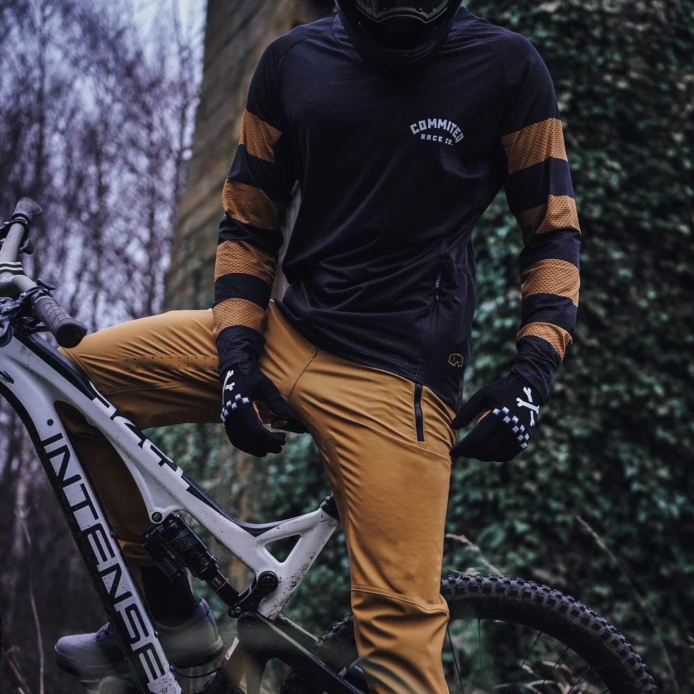 Mountain Bike Clothing | MTB Pants - Jerseys - Shorts | COMMITEQ®